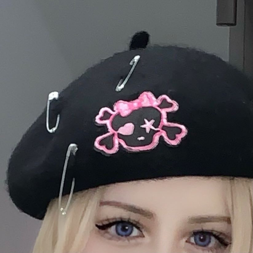 Handmade Pinky skeleton berets / hair pin | EverythingCuteClub